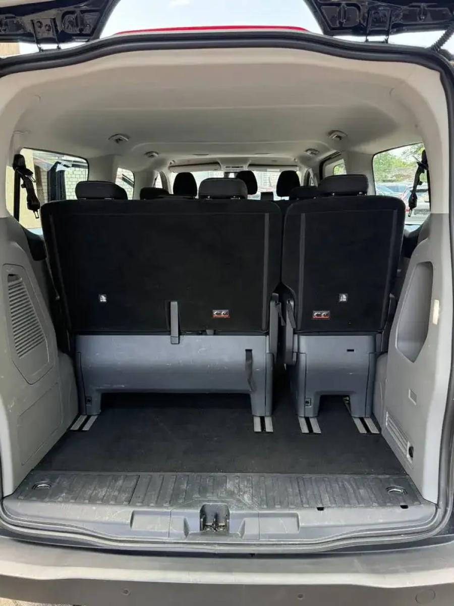 Black Ford Tourneo 2024 in Riga, with an engine capacity of 2.00 L and mileage of 39 thousand km for 38000 €, photo 14 on AUTOMOTO.COM.LV
