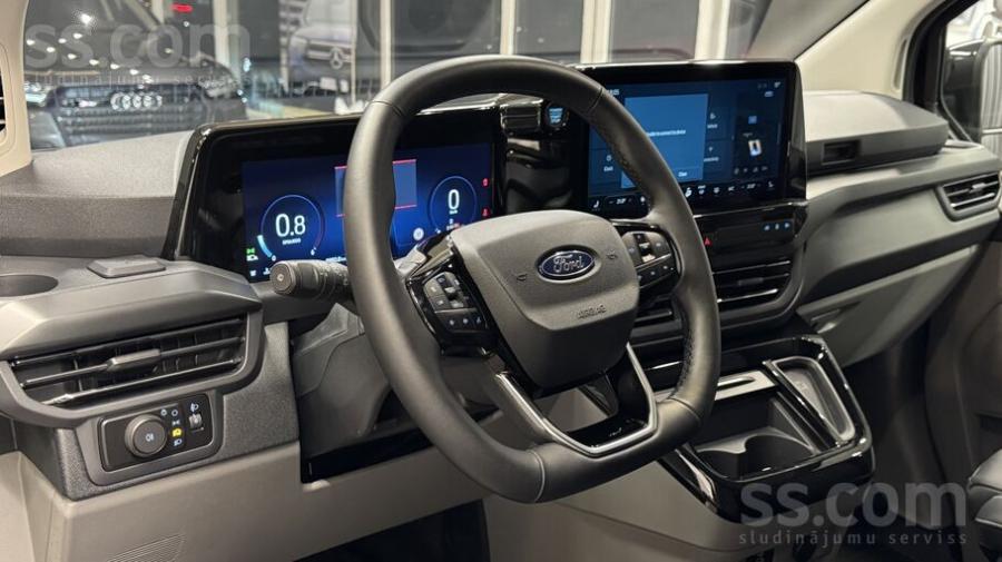 Melns Ford Tourneo 2025 Rīga, ar dzinēja tilpumu 2.00 L un nobraukumu 14 tūkst. km par 57990 €, foto 21 vietnē AUTOMOTO.COM.LV