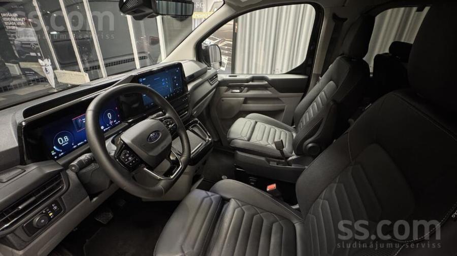 Melns Ford Tourneo 2025 Rīga, ar dzinēja tilpumu 2.00 L un nobraukumu 14 tūkst. km par 57990 €, foto 29 vietnē AUTOMOTO.COM.LV