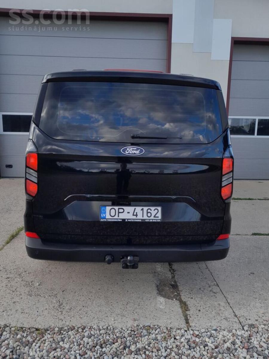 Black Ford Tourneo 2025 in Liepaja, with an engine capacity of 2.00 L and mileage of 56 thousand km for 33880 €, photo 7 on AUTOMOTO.COM.LV
