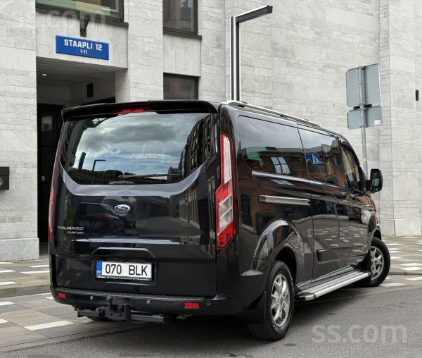 Black Ford Tourneo 2014 in Valka, with an engine capacity of 2.20 L and mileage of 198 thousand km for 15999 €, photo 11 on AUTOMOTO.COM.LV