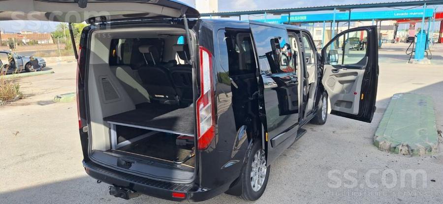 Melns Ford Tourneo 2018 Kuldīga, ar dzinēja tilpumu 2.00 L un nobraukumu 122 tūkst. km par 23500 €, foto 5 vietnē AUTOMOTO.COM.LV
