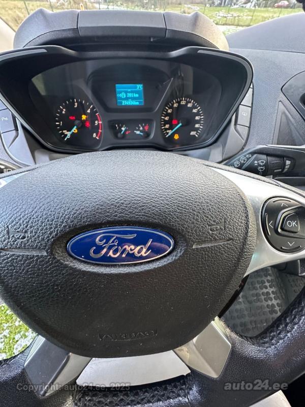 Melns Ford Tourneo 2014 Tallina, ar dzinēja tilpumu 2.20 L un nobraukumu 276 tūkst. km par 10000 €, foto 11 vietnē AUTOMOTO.COM.LV