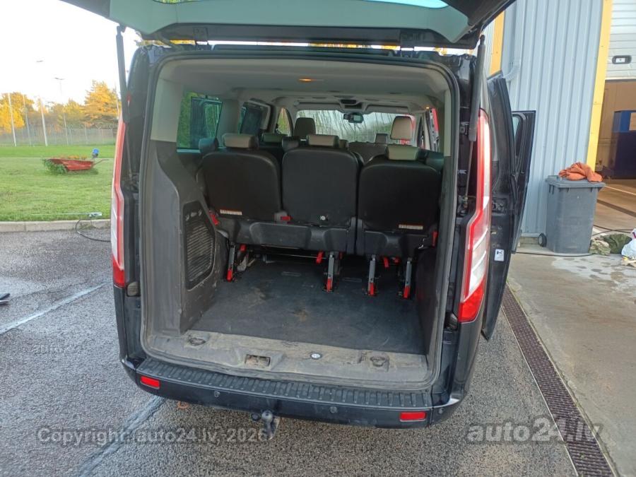 Black Ford Tourneo 2015 in Tallinn, with an engine capacity of 2.20 L and mileage of 249 thousand km for 13900 €, photo 7 on AUTOMOTO.COM.LV