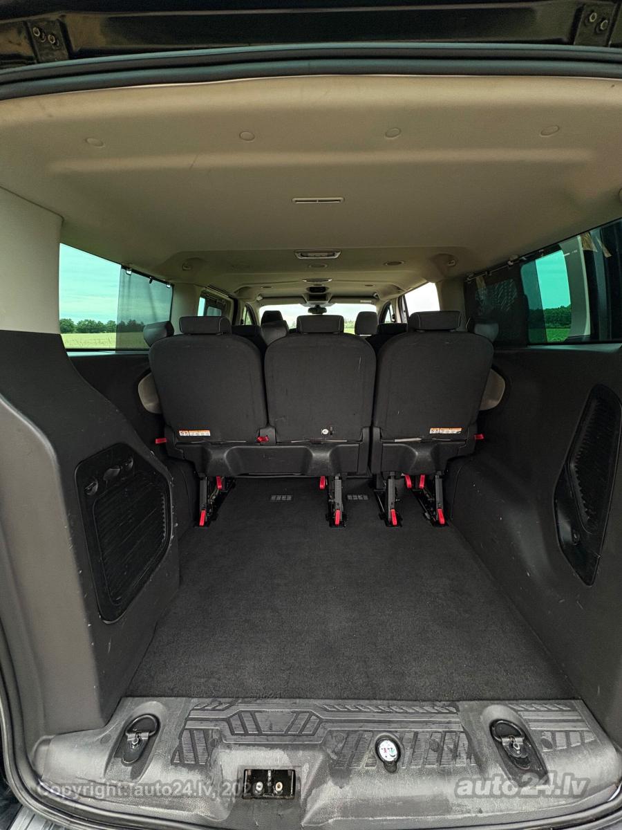 Melns Ford Tourneo 2015 Tallina, ar dzinēja tilpumu 2.20 L un nobraukumu 302 tūkst. km par 8400 €, foto 16 vietnē AUTOMOTO.COM.LV