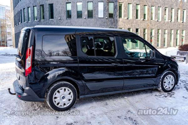 Melns Ford Tourneo 2016 Tallina, ar dzinēja tilpumu 1.50 L un nobraukumu 275 tūkst. km par 9111 €, foto 5 vietnē AUTOMOTO.COM.LV
