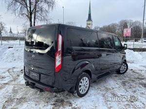 Melns Ford Tourneo 2023 Tallina, ar dzinēja tilpumu 2.00 L un nobraukumu 55 tūkst. km par 41900 €, foto 2 vietnē AUTOMOTO.COM.LV