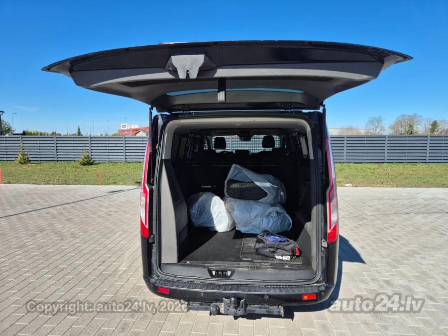 Melns Ford Tourneo 2023 Tallina, ar dzinēja tilpumu 2.00 L un nobraukumu 71 tūkst. km par 35000 €, foto 8 vietnē AUTOMOTO.COM.LV