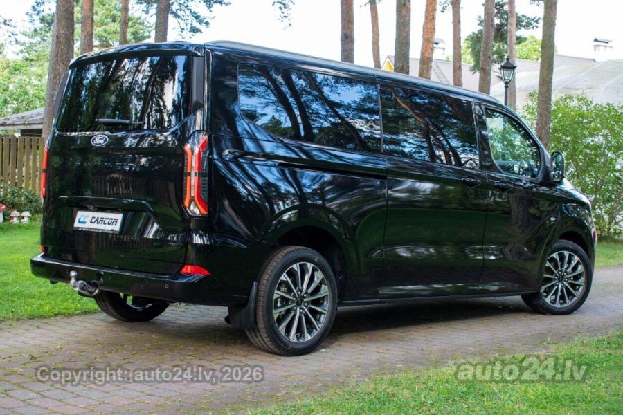 Melns Ford Tourneo 2026 Tallina, ar dzinēja tilpumu 2.00 L un nobraukumu 10 tūkst. km par 69990 €, foto 2 vietnē AUTOMOTO.COM.LV