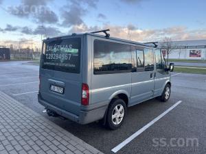 Zils Ford Tourneo 2010 Rīga, ar dzinēja tilpumu 2.20 L un nobraukumu 244 tūkst. km par 6500 €, foto 5 vietnē AUTOMOTO.COM.LV