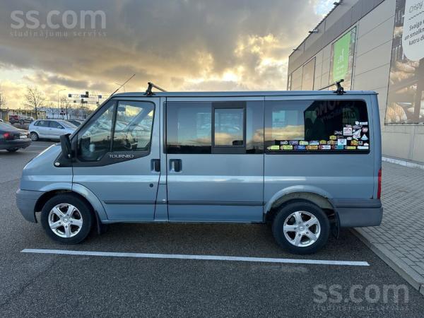 Zils Ford Tourneo 2010 Rīga, ar dzinēja tilpumu 2.20 L un nobraukumu 244 tūkst. km par 6500 €, foto 7 vietnē AUTOMOTO.COM.LV