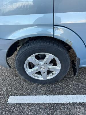 Zils Ford Tourneo 2010 Rīga, ar dzinēja tilpumu 2.20 L un nobraukumu 244 tūkst. km par 6500 €, foto 10 vietnē AUTOMOTO.COM.LV