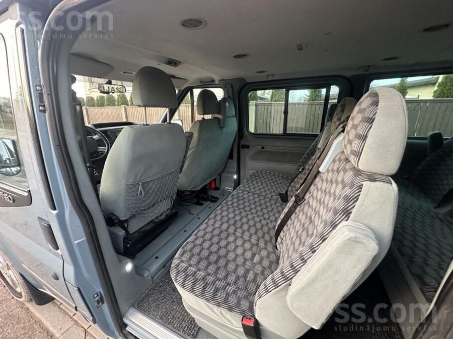 Zils Ford Tourneo 2010 Rīga, ar dzinēja tilpumu 2.20 L un nobraukumu 244 tūkst. km par 6500 €, foto 18 vietnē AUTOMOTO.COM.LV