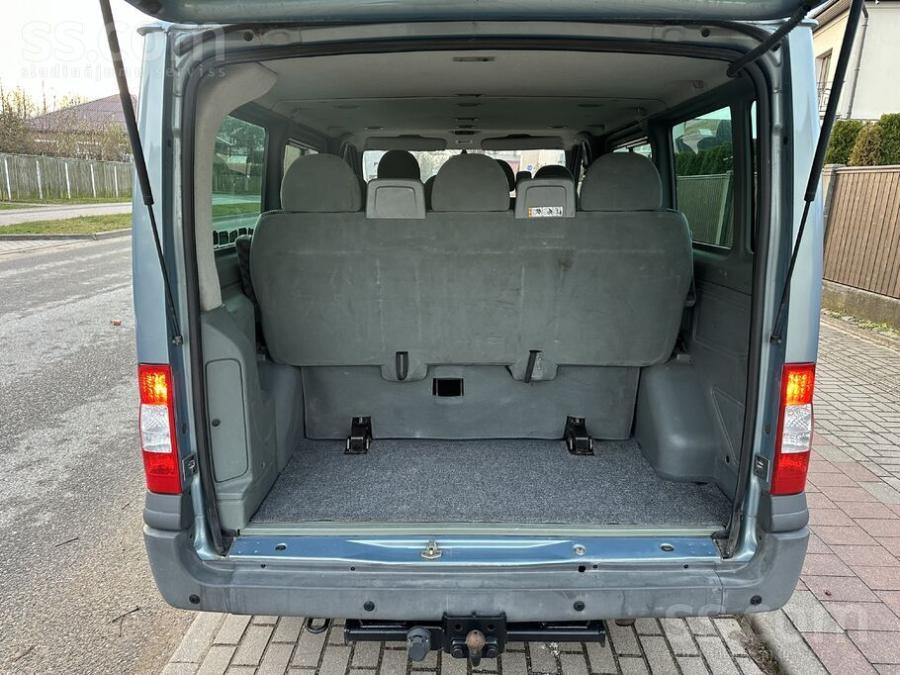Zils Ford Tourneo 2010 Rīga, ar dzinēja tilpumu 2.20 L un nobraukumu 244 tūkst. km par 6500 €, foto 20 vietnē AUTOMOTO.COM.LV