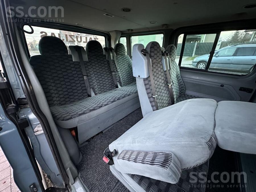 Zils Ford Tourneo 2010 Rīga, ar dzinēja tilpumu 2.20 L un nobraukumu 244 tūkst. km par 6500 €, foto 22 vietnē AUTOMOTO.COM.LV