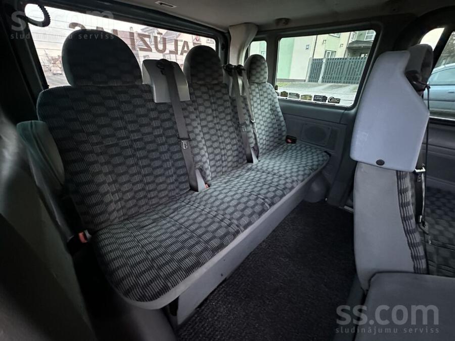 Zils Ford Tourneo 2010 Rīga, ar dzinēja tilpumu 2.20 L un nobraukumu 244 tūkst. km par 6500 €, foto 23 vietnē AUTOMOTO.COM.LV