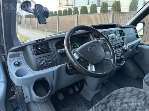 Zils Ford Tourneo 2010 Rīga, ar dzinēja tilpumu 2.20 L un nobraukumu 244 tūkst. km par 6500 €, foto 27 vietnē AUTOMOTO.COM.LV