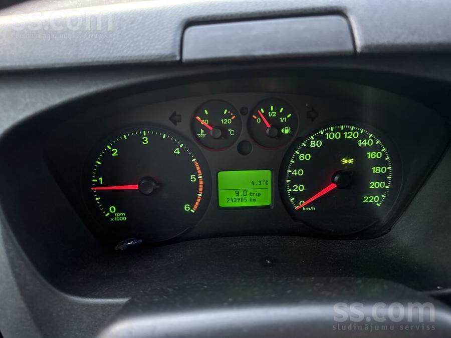Zils Ford Tourneo 2010 Rīga, ar dzinēja tilpumu 2.20 L un nobraukumu 244 tūkst. km par 6500 €, foto 31 vietnē AUTOMOTO.COM.LV