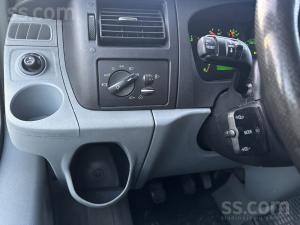 Zils Ford Tourneo 2010 Rīga, ar dzinēja tilpumu 2.20 L un nobraukumu 244 tūkst. km par 6500 €, foto 32 vietnē AUTOMOTO.COM.LV