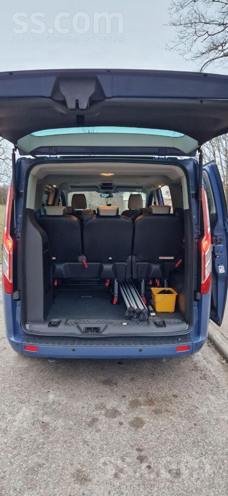Zils Ford Tourneo 2014 Rīga, ar dzinēja tilpumu 2.20 L un nobraukumu 219 tūkst. km par 15000 €, foto 4 vietnē AUTOMOTO.COM.LV