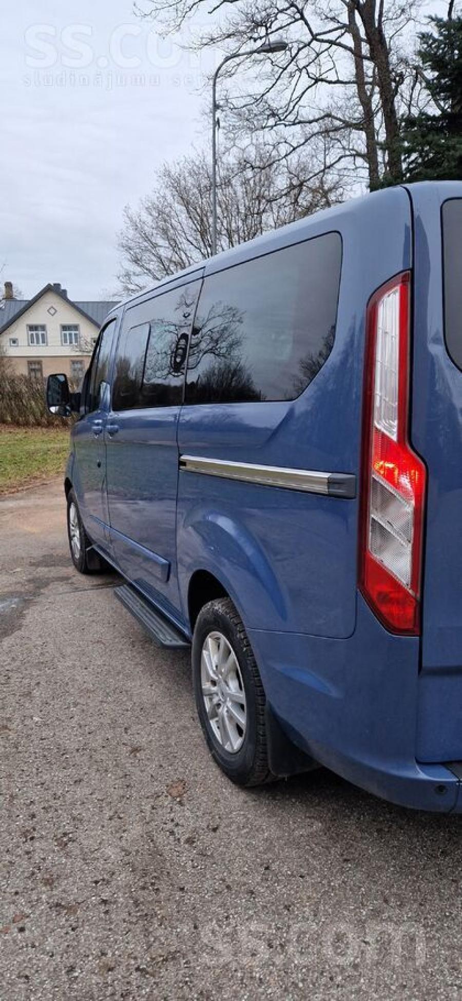 Zils Ford Tourneo 2014 Rīga, ar dzinēja tilpumu 2.20 L un nobraukumu 219 tūkst. km par 15000 €, foto 5 vietnē AUTOMOTO.COM.LV
