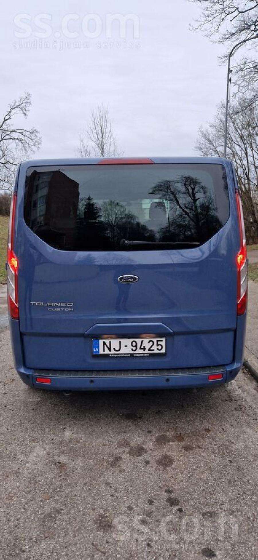 Zils Ford Tourneo 2014 Rīga, ar dzinēja tilpumu 2.20 L un nobraukumu 219 tūkst. km par 15000 €, foto 6 vietnē AUTOMOTO.COM.LV