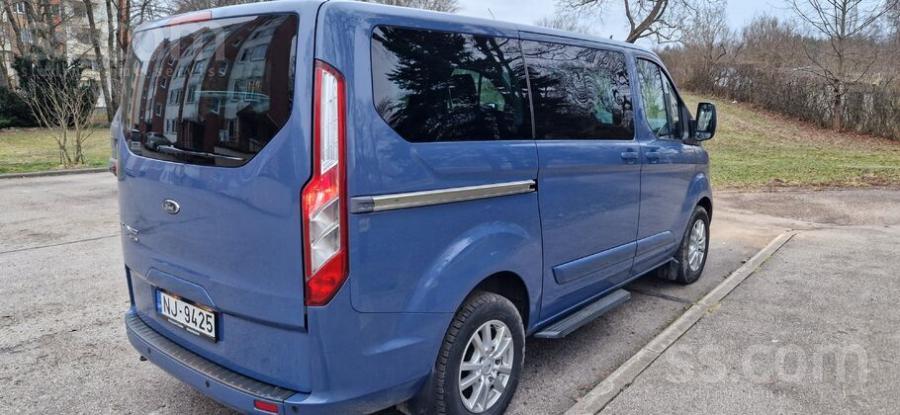 Zils Ford Tourneo 2014 Rīga, ar dzinēja tilpumu 2.20 L un nobraukumu 219 tūkst. km par 15000 €, foto 7 vietnē AUTOMOTO.COM.LV