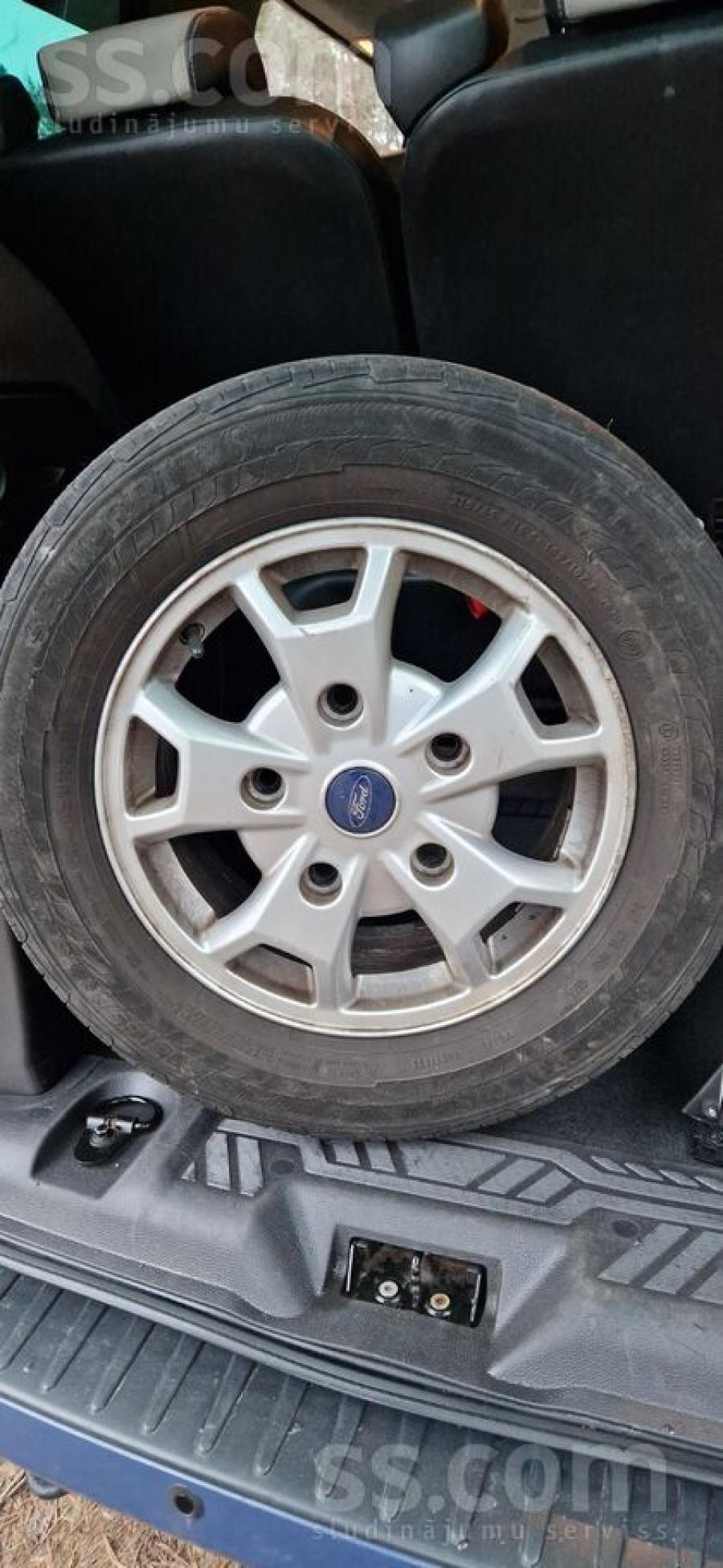 Zils Ford Tourneo 2014 Rīga, ar dzinēja tilpumu 2.20 L un nobraukumu 219 tūkst. km par 15000 €, foto 14 vietnē AUTOMOTO.COM.LV