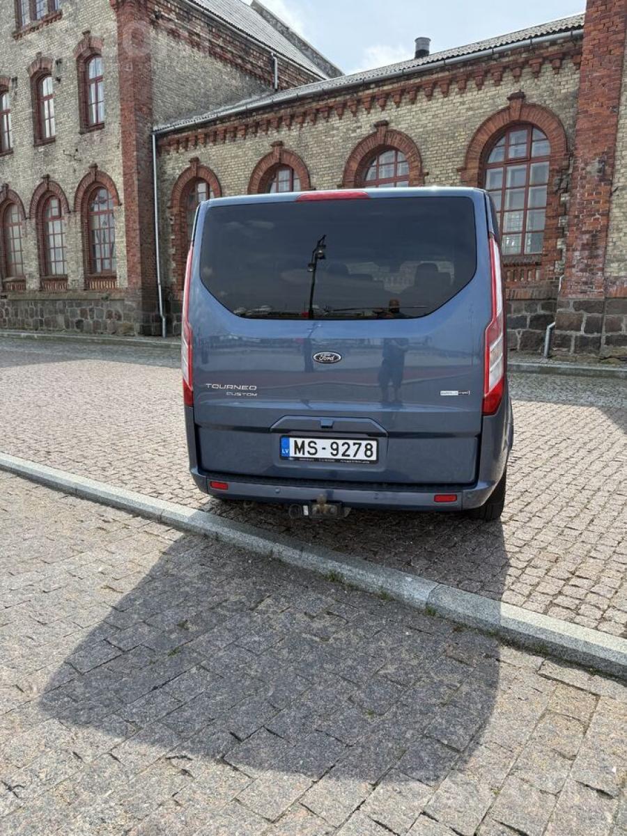 Blue Ford Tourneo 2021 in Ventspils, with an engine capacity of 2.00 L and mileage of 223 thousand km for 24500 €, photo 9 on AUTOMOTO.COM.LV