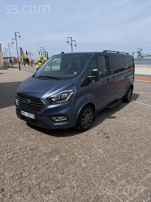 Zils Ford Tourneo 2021 Ventspils, ar dzinēja tilpumu 2.00 L un nobraukumu 223 tūkst. km par 24500 €, foto 1 vietnē AUTOMOTO.COM.LV