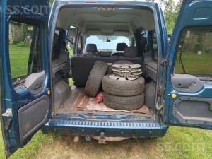 Zils Ford Tourneo 2008 Rīga, ar dzinēja tilpumu 1.80 L un nobraukumu 380 tūkst. km par 850 €, foto 4 vietnē AUTOMOTO.COM.LV