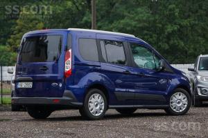 Blue Ford Tourneo 2014 in Riga, with an engine capacity of 1.60 L and mileage of 68 thousand km for 6990 €, photo 4 on AUTOMOTO.COM.LV