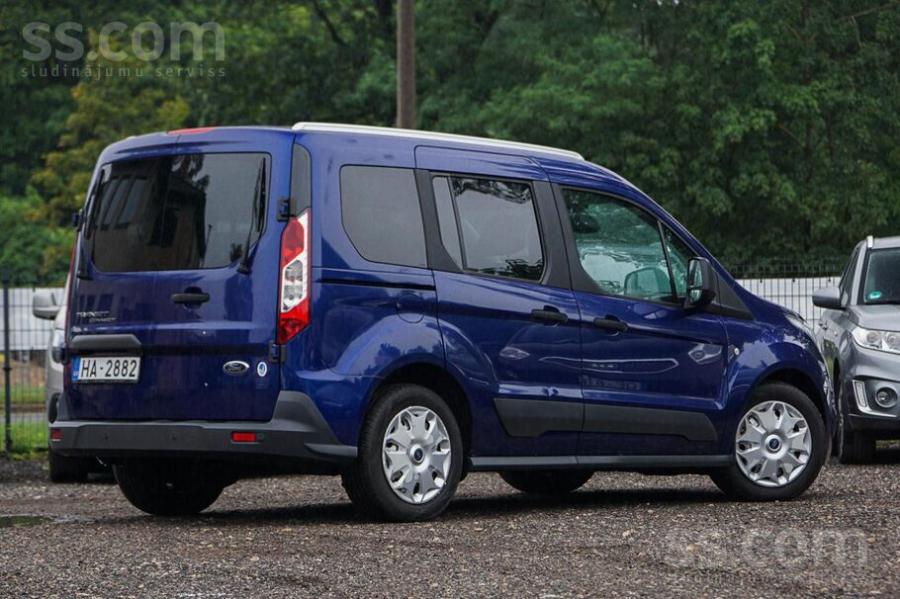 Blue Ford Tourneo 2014 in Riga, with an engine capacity of 1.60 L and mileage of 68 thousand km for 6990 €, photo 4 on AUTOMOTO.COM.LV