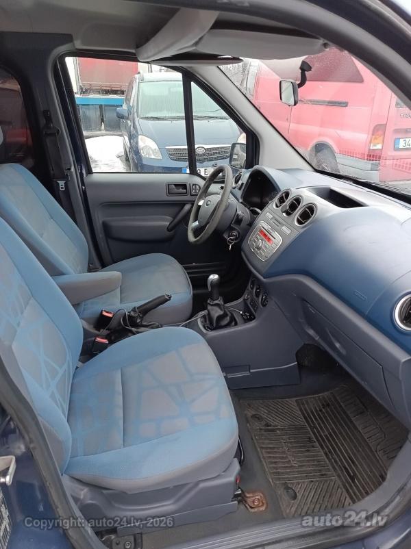 Blue Ford Tourneo 2012 in Tallinn, with an engine capacity of 1.80 L and mileage of 188 thousand km for 2999 €, photo 6 on AUTOMOTO.COM.LV