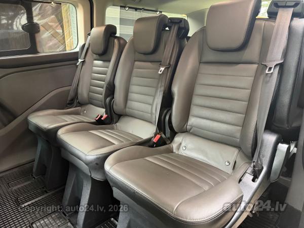 Zils Ford Tourneo 2019 Tallina, ar dzinēja tilpumu 2.00 L un nobraukumu 261 tūkst. km par 27500 €, foto 9 vietnē AUTOMOTO.COM.LV