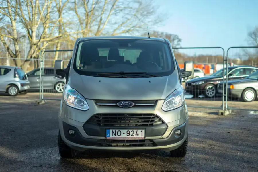 Brown Ford Tourneo 2014 in Liepaja, with an engine capacity of 2.20 L and mileage of 194 thousand km for 14350 €, photo 7 on AUTOMOTO.COM.LV