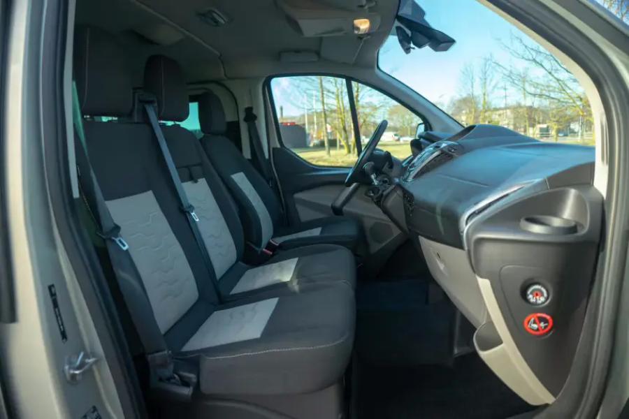 Brown Ford Tourneo 2014 in Liepaja, with an engine capacity of 2.20 L and mileage of 194 thousand km for 14350 €, photo 14 on AUTOMOTO.COM.LV