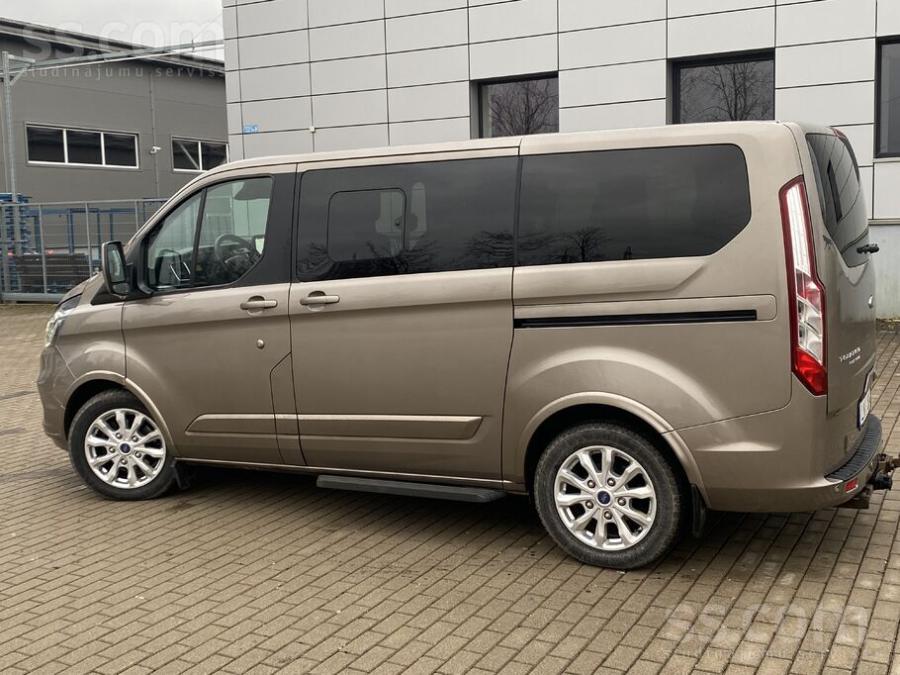 Brown Ford Tourneo 2018 in Tukums, with an engine capacity of 2.00 L and mileage of 131 thousand km for 20900 €, photo 5 on AUTOMOTO.COM.LV