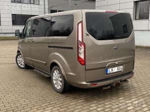 Brown Ford Tourneo 2018 in Tukums, with an engine capacity of 2.00 L and mileage of 131 thousand km for 20900 €, photo 6 on AUTOMOTO.COM.LV