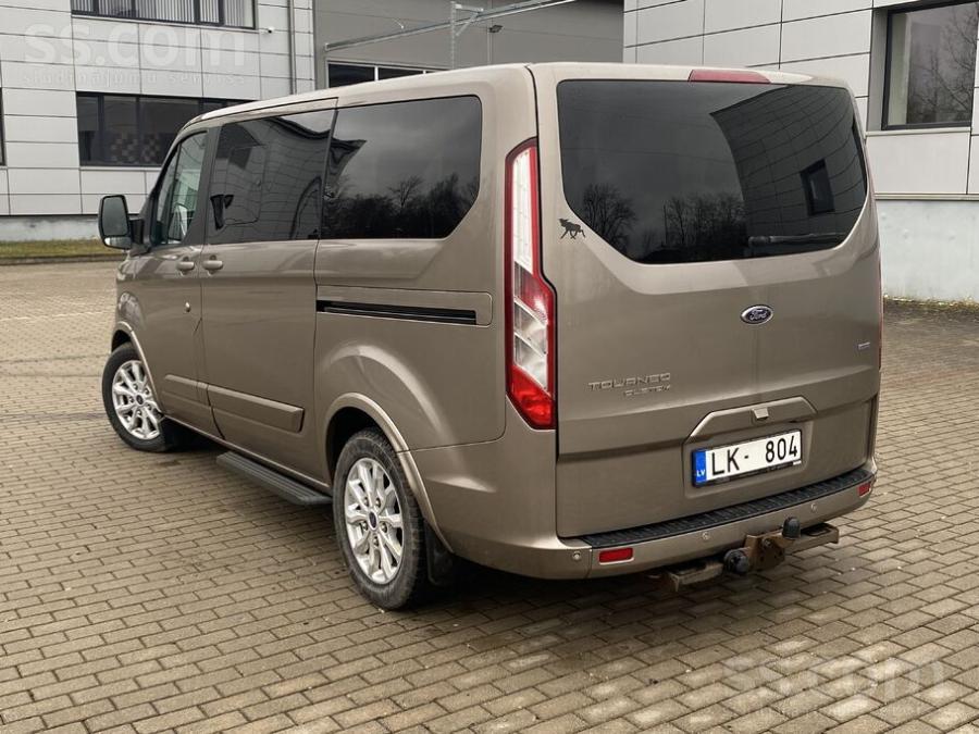 Brown Ford Tourneo 2018 in Tukums, with an engine capacity of 2.00 L and mileage of 131 thousand km for 20900 €, photo 6 on AUTOMOTO.COM.LV