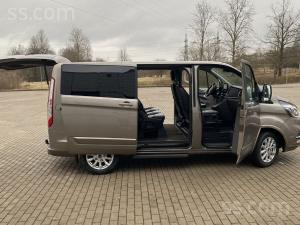 Brown Ford Tourneo 2018 in Tukums, with an engine capacity of 2.00 L and mileage of 131 thousand km for 20900 €, photo 7 on AUTOMOTO.COM.LV
