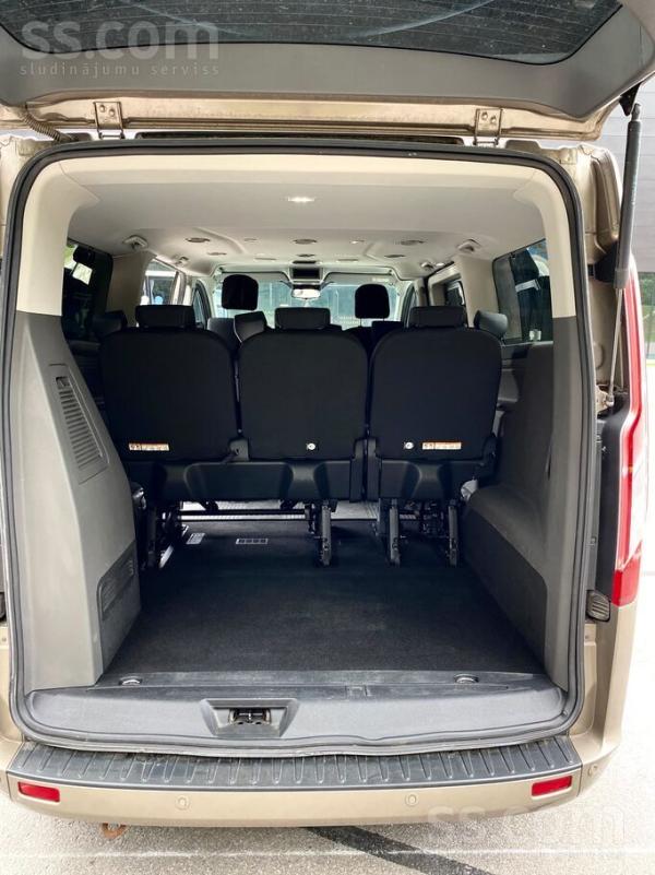 Brown Ford Tourneo 2019 in Ogre, with an engine capacity of 2.00 L and mileage of 71 thousand km for 21600 €, photo 5 on AUTOMOTO.COM.LV