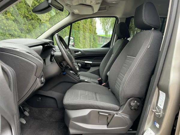 Brūns Ford Tourneo 2018 Jelgava, ar dzinēja tilpumu 1.50 L un nobraukumu 191 tūkst. km par 9590 €, foto 9 vietnē AUTOMOTO.COM.LV