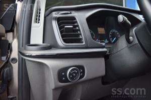 Brown Ford Tourneo 2021 in Riga, with an engine capacity of 2.00 L and mileage of 148 thousand km for 25900 €, photo 10 on AUTOMOTO.COM.LV