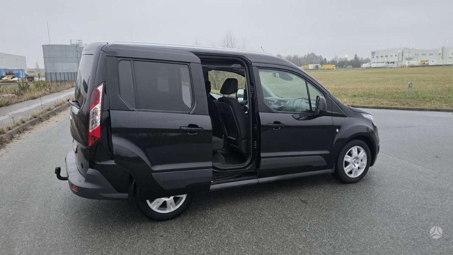 Melns Ford tourneo-connect 2015 Klaipėda, ar dzinēja tilpumu 1.60 L un nobraukumu 239 tūkst. km par 5990 €, foto 4 vietnē AUTOMOTO.COM.LV