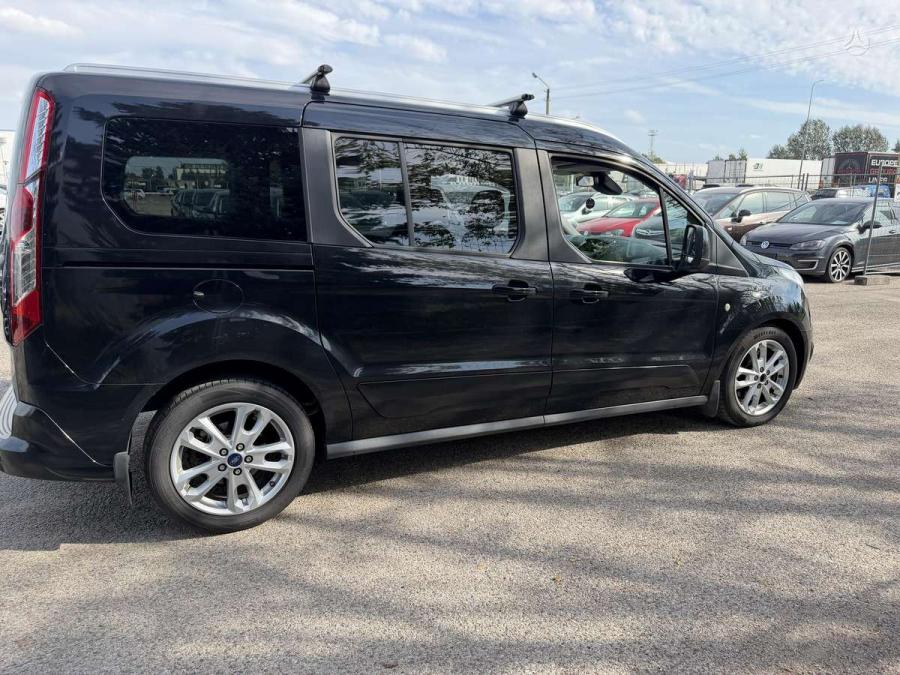 Black Ford tourneo-connect 2015 in Marijampole, with an engine capacity of 1.56 L and mileage of 160 thousand km for 6650 €, photo 5 on AUTOMOTO.COM.LV