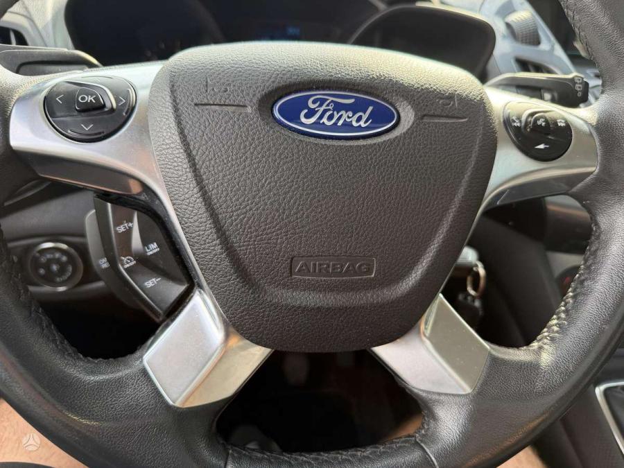 Black Ford tourneo-connect 2015 in Marijampole, with an engine capacity of 1.56 L and mileage of 160 thousand km for 6650 €, photo 14 on AUTOMOTO.COM.LV