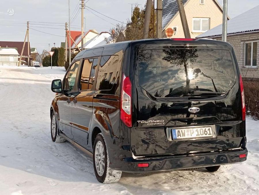 Black Ford tourneo-connect 2016 in Marijampole, with an engine capacity of 1.50 L and mileage of 186 thousand km for 8200 €, photo 4 on AUTOMOTO.COM.LV