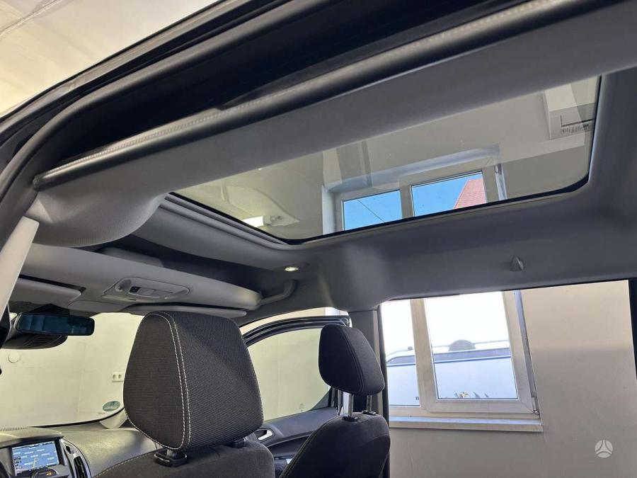 Black Ford tourneo-connect 2016 in Marijampole, with an engine capacity of 1.50 L and mileage of 214 thousand km for 8750 €, photo 19 on AUTOMOTO.COM.LV
