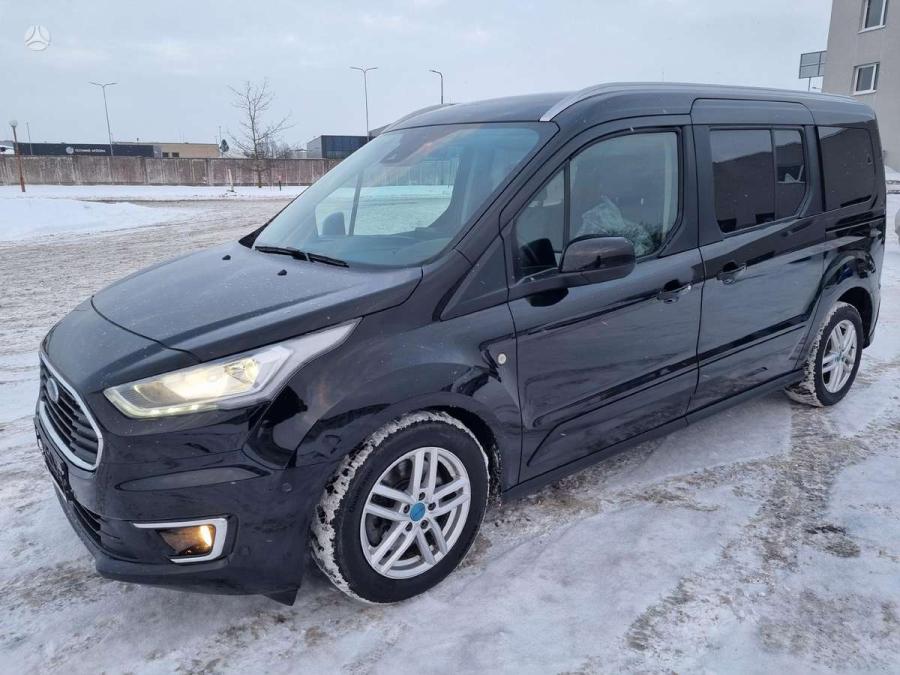 Black Ford tourneo-connect 2019 in Siauliai, with an engine capacity of 1.50 L and mileage of 154 thousand km for 12900 €, photo 5 on AUTOMOTO.COM.LV